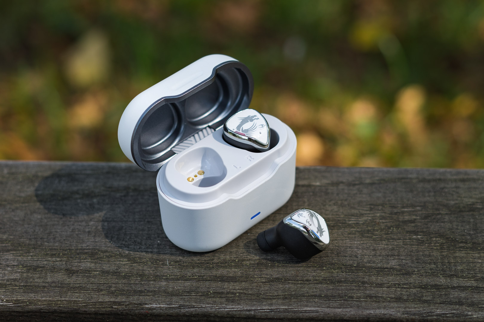 Эксклюзивный обзор наушников MSI CH40 Wireless Earbuds: кричащая ...