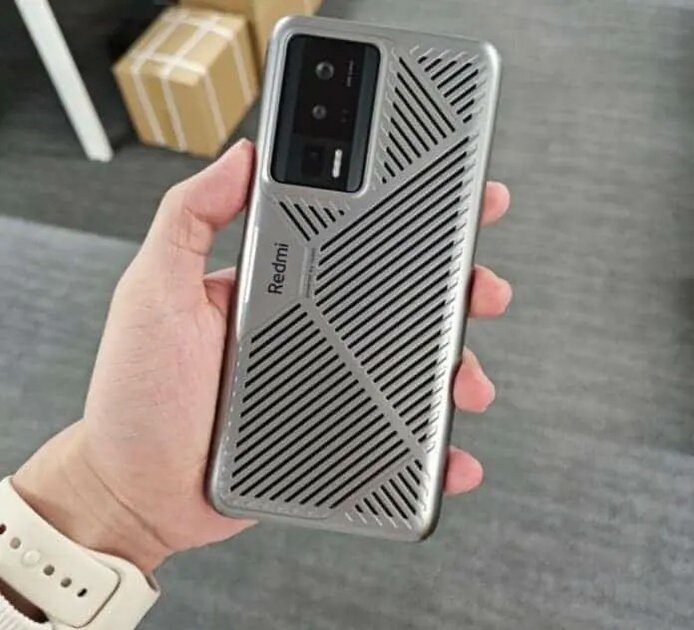 Xiaomi has released a cooling case for the Redmi flagship. Reduces ...