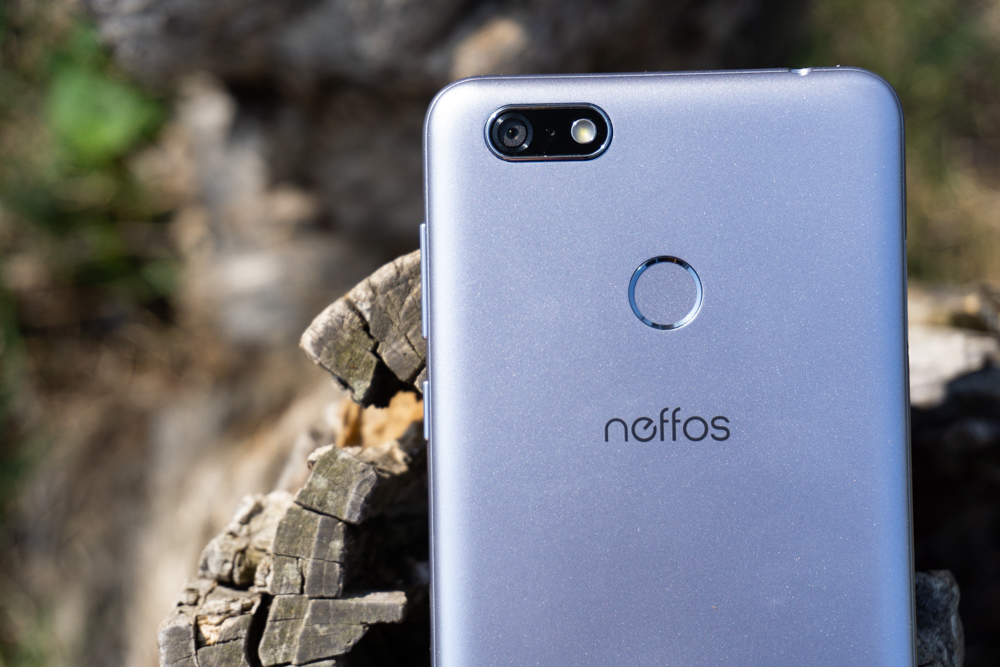 Обзор Neffos C9: смартфон за свою цену