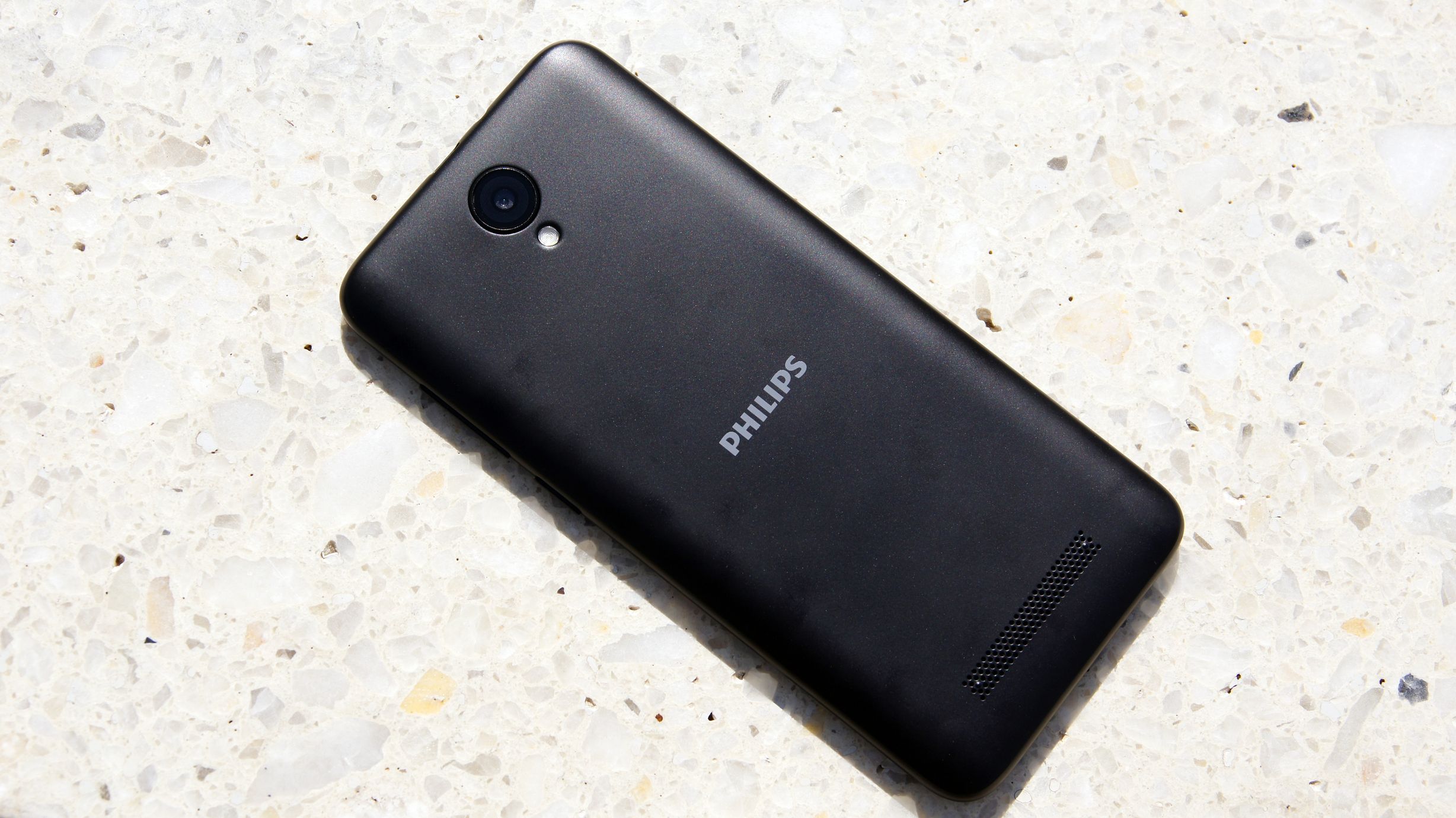 Обзор Philips S260: отличная альтернатива кнопочному телефону