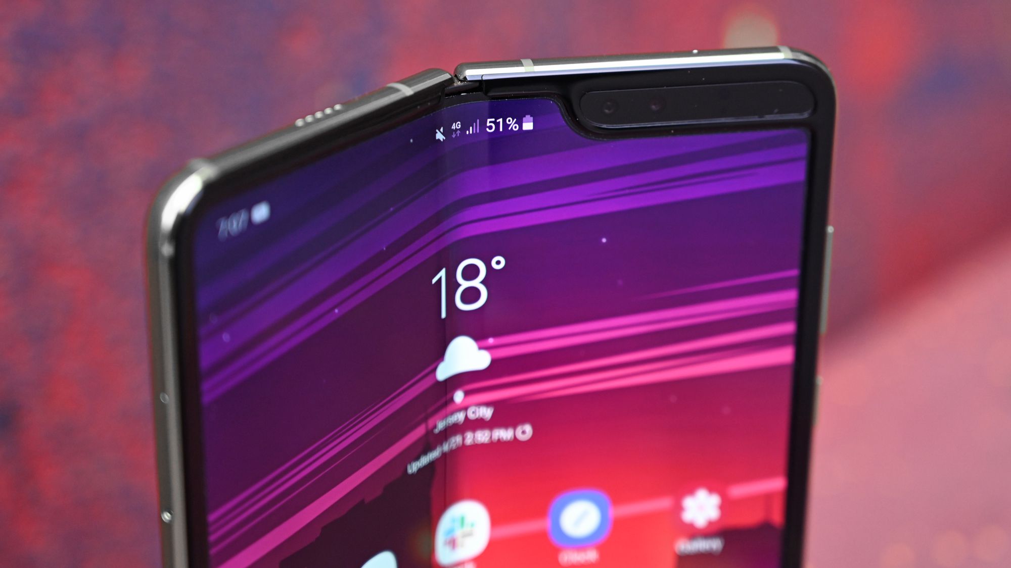Samsung исправил сгибаемый смартфон Galaxy Fold и начал его продавать