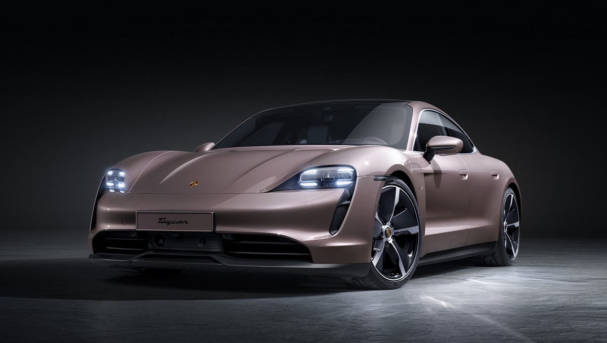 В 2021 году в Москве установят 50 быстрых зарядных станций для электрокаров