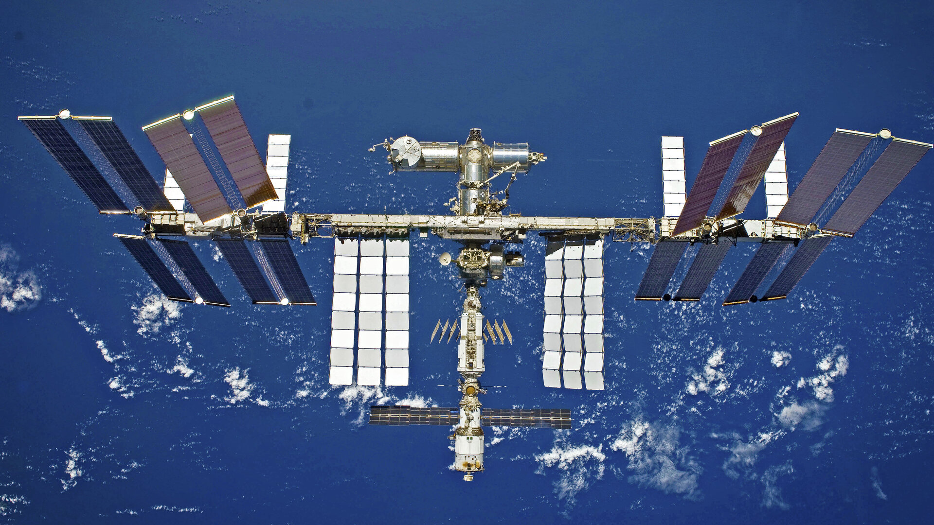 The oldest Russian module on the ISS may not survive until 2025: cracks ...
