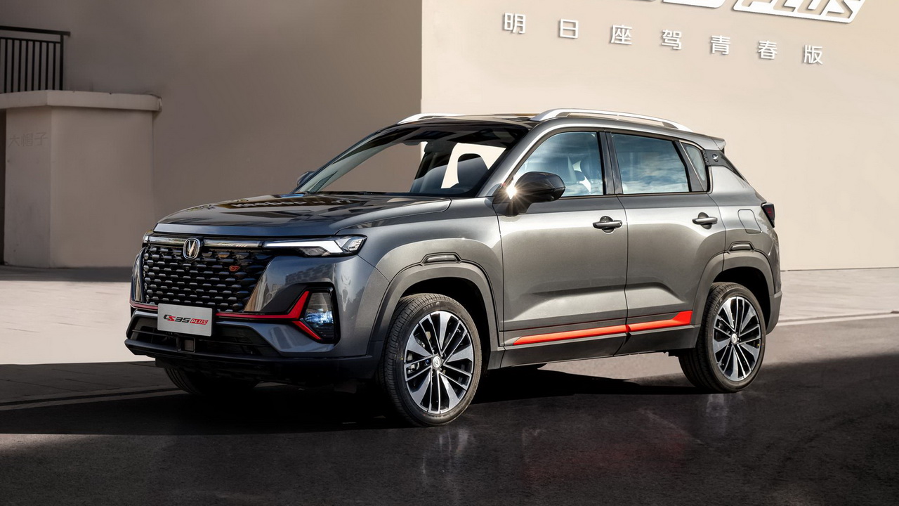 Changan привезла в Россию кроссовер CS35 Plus: богатый салон, стильный ...