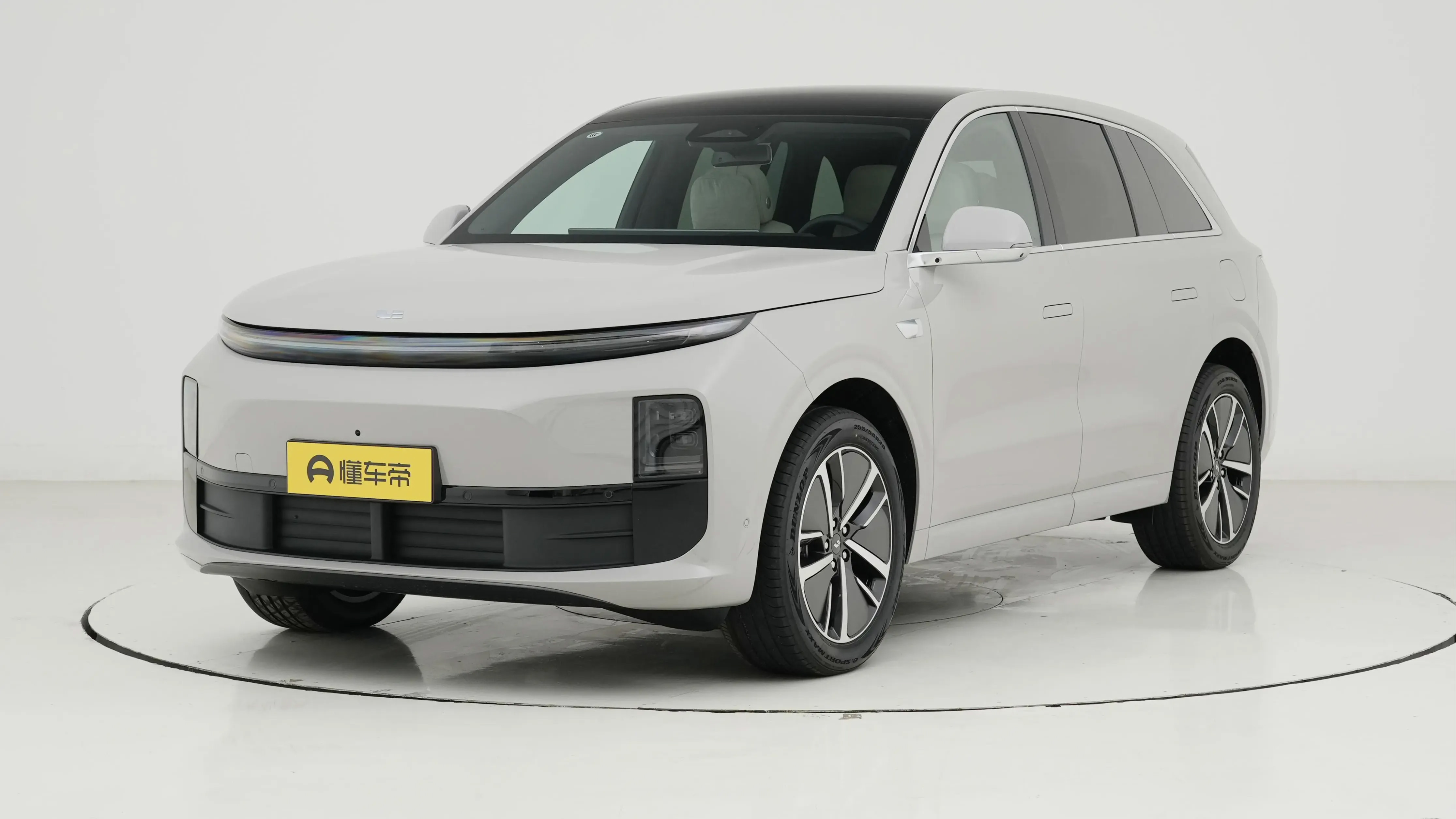 Стала известна стоимость люксового кроссовера Li Auto L6 в России