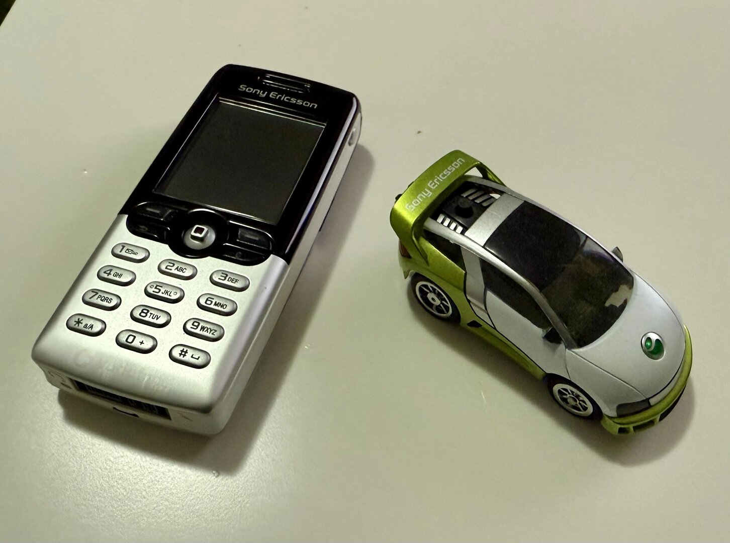 Самый необычный аксессуар для мобильников Sony Ericsson в 2004 году ...