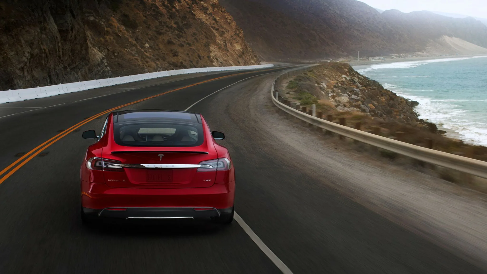 У Tesla большие проблемы: «мозги» беспилотных авто массово выходят из строя