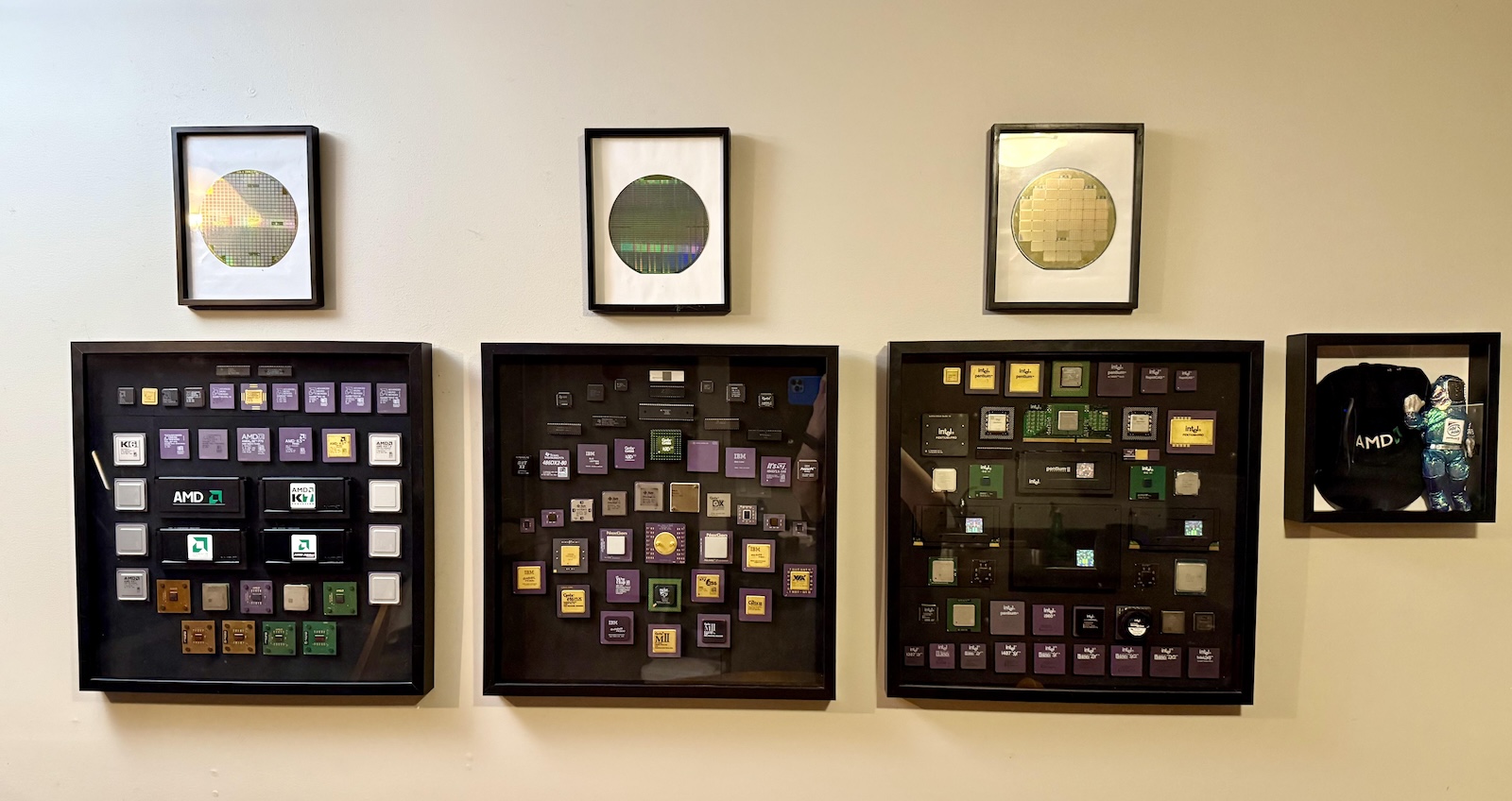 Фанат ПК-железа показал свою коллекцию процессоров: он начал её ...
