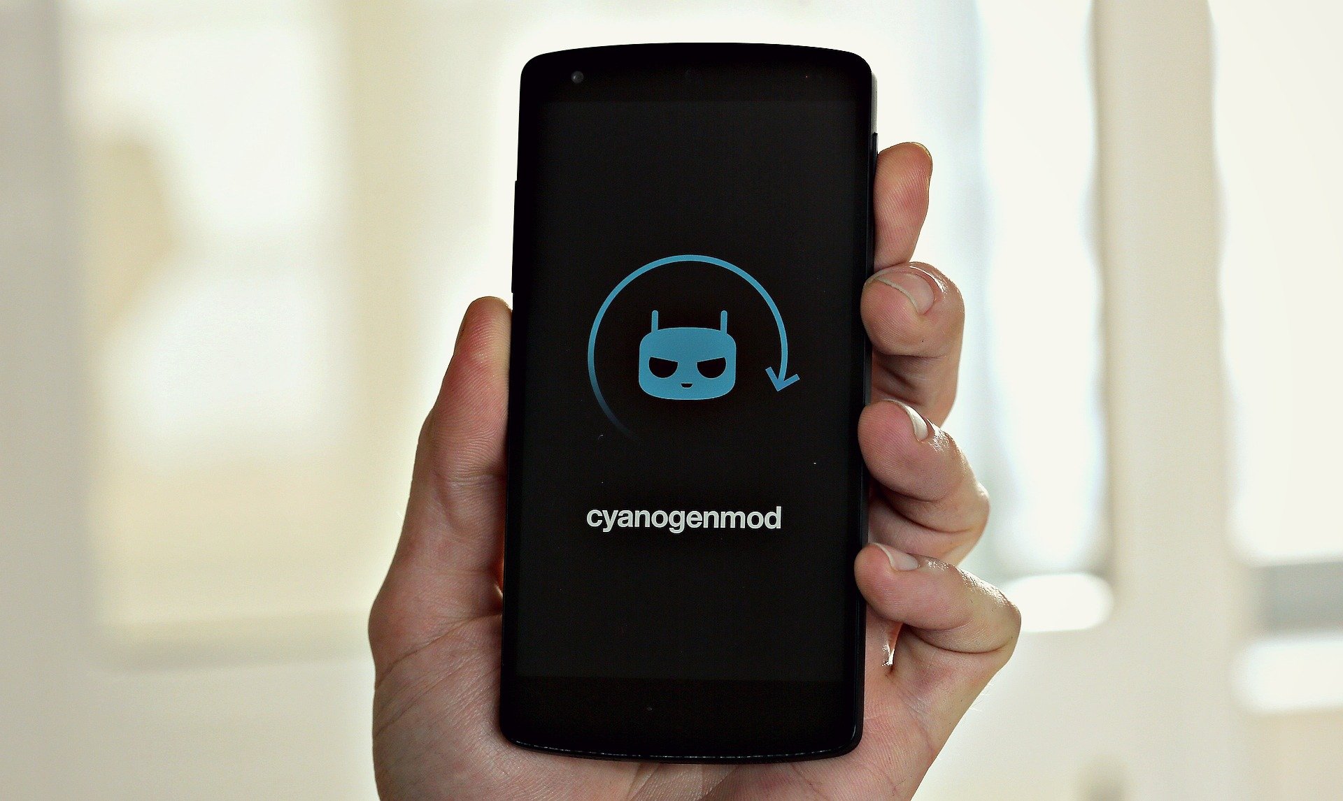 За что CyanogenMod любили больше чистого Android, и почему она в итоге провалилась