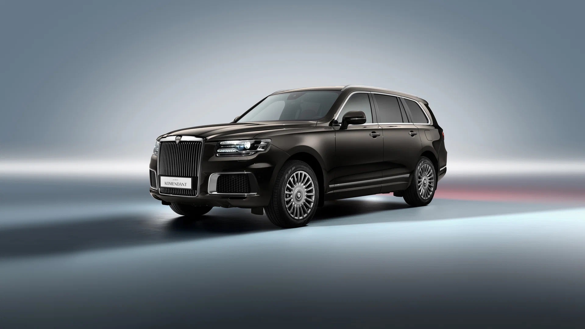 Aurus представила кроссовер Komendant: российский Rolls-Royce Cullinan ...