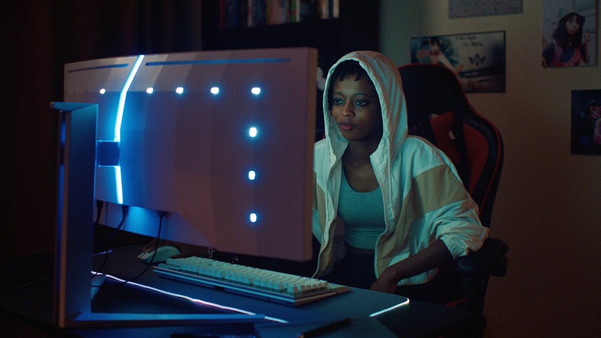 Игровой монитор для взрослого геймера: Philips представила Evnia в необычном корпусе