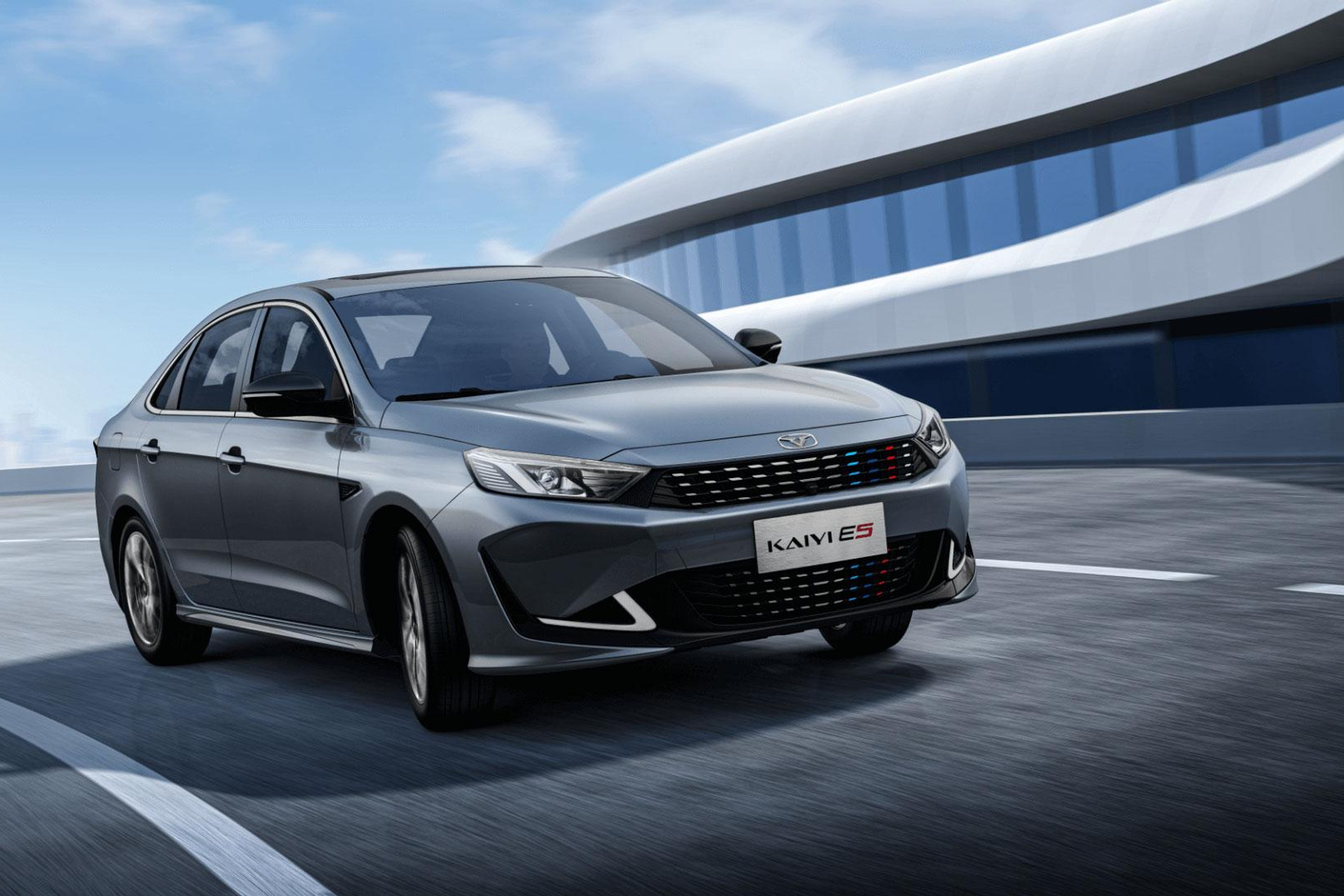Китайский конкурент Lada Vesta NG от Kaiyi получит новую версию и ...