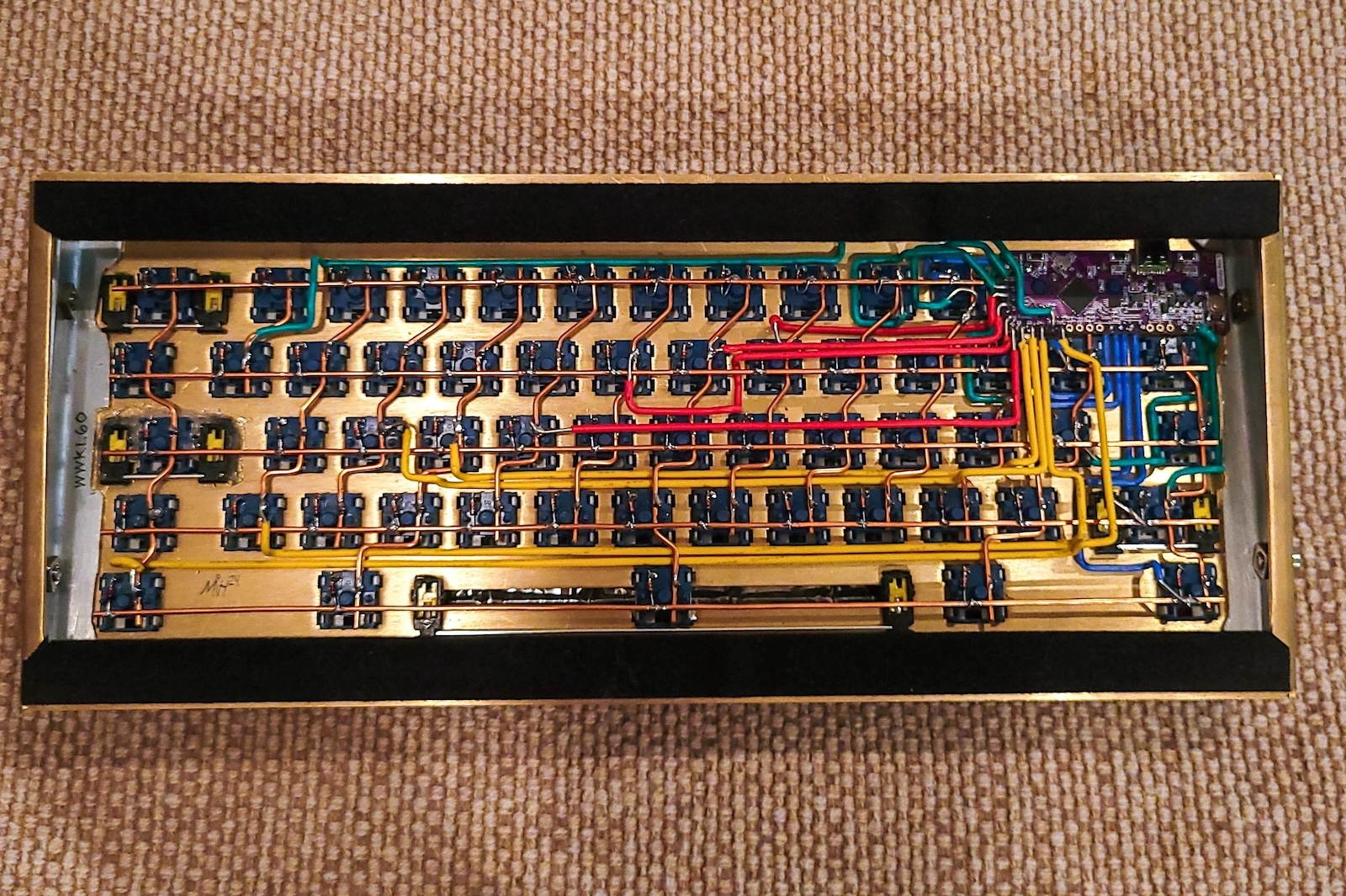 Инженерное искусство: энтузиаст показал кастомную клавиатуру с корпусом ...